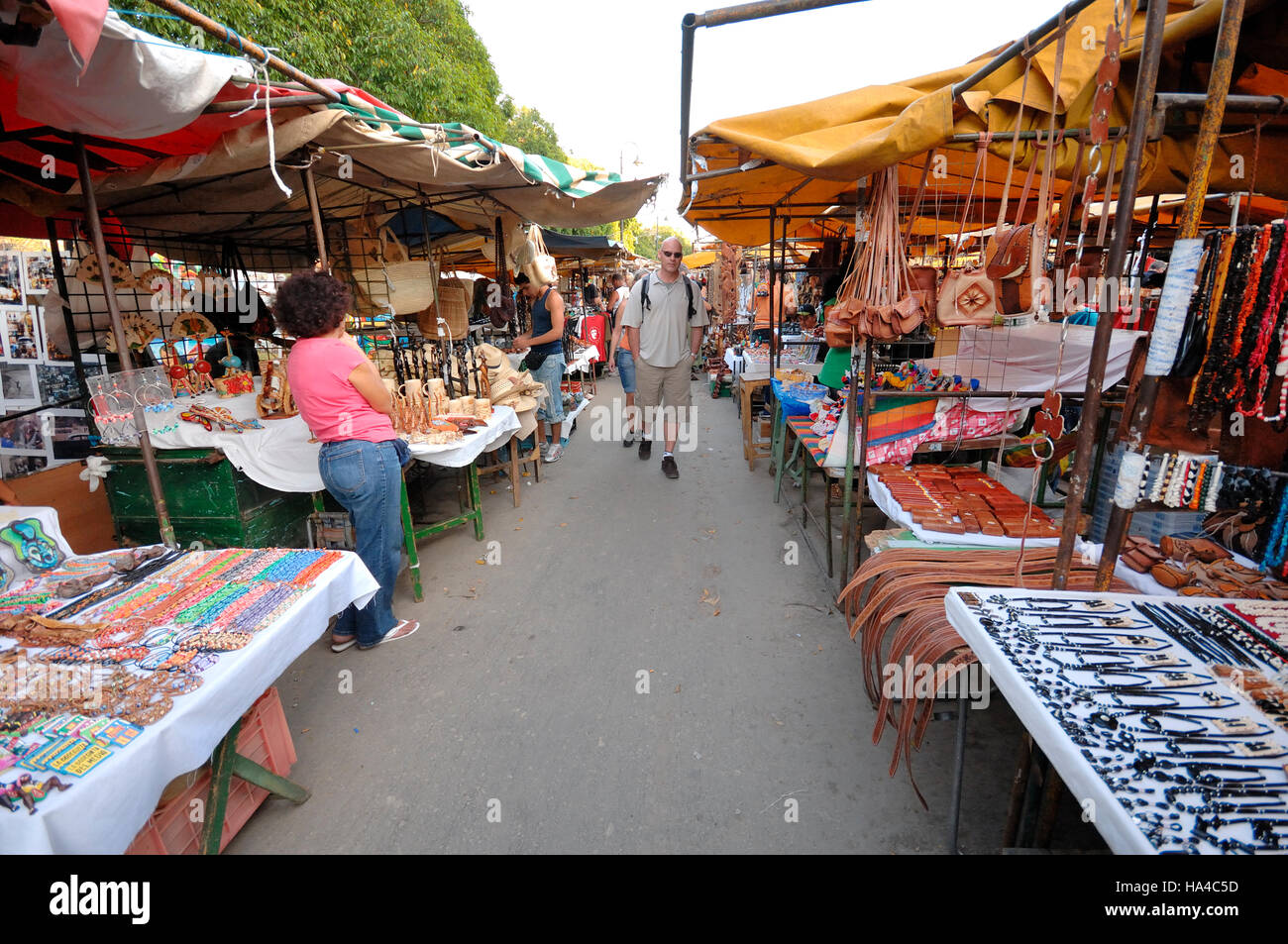local art market and curio stalls, Havana, Cuba, Caribbean Stock Photo ...