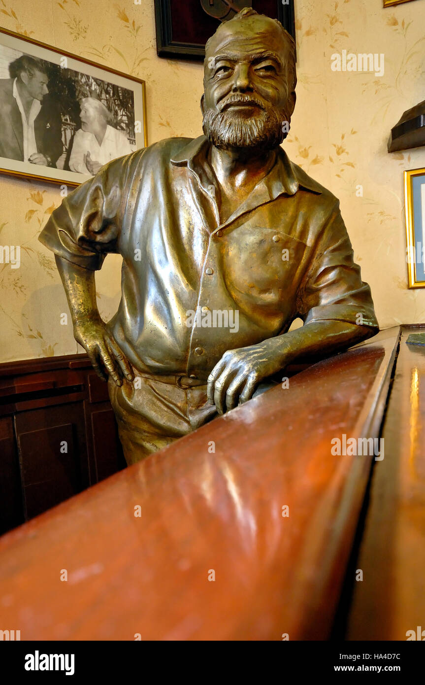 Ernest hemingway cuba floridita hi-res stock photography and images - Alamy