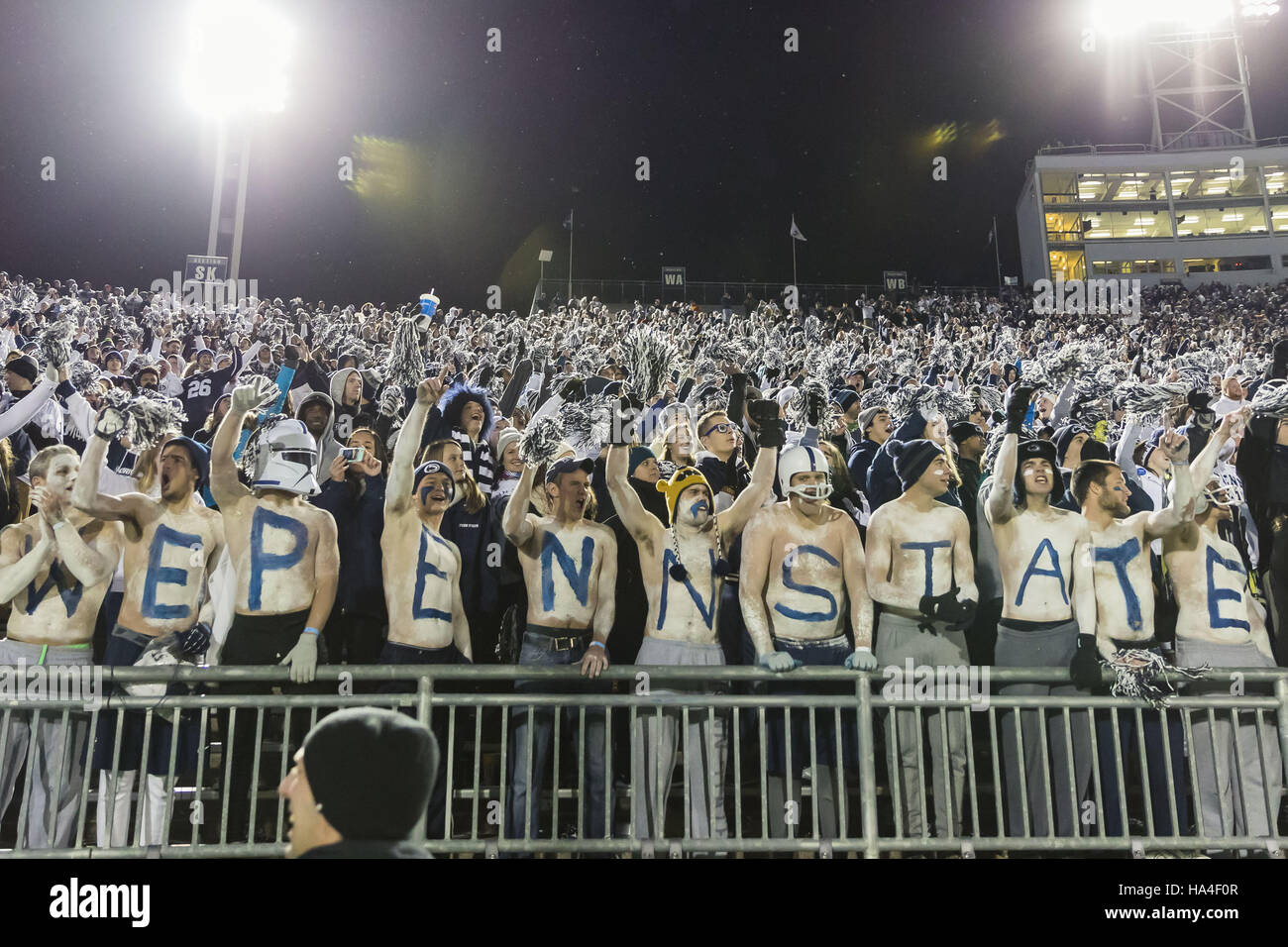 University Park, Pennsylvania, USA. 26th Nov, 2016. Penn State fans ...