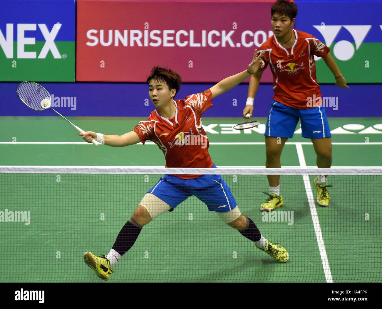 (161127) -- HONG KONG, Nov. 27, 2016 (Xinhua) -- China's Huang Dongping ...