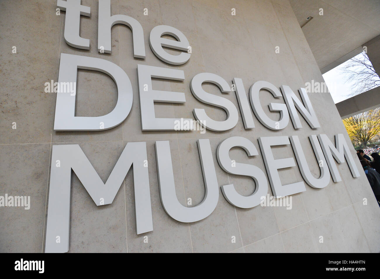 Kensington High Street, London, UK. 27th November 2016. Design Museum ...