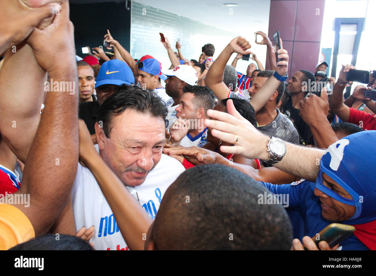 Salvador, Brazil. 27th Nov, 2016. Former Smack player Bahia coming up ...