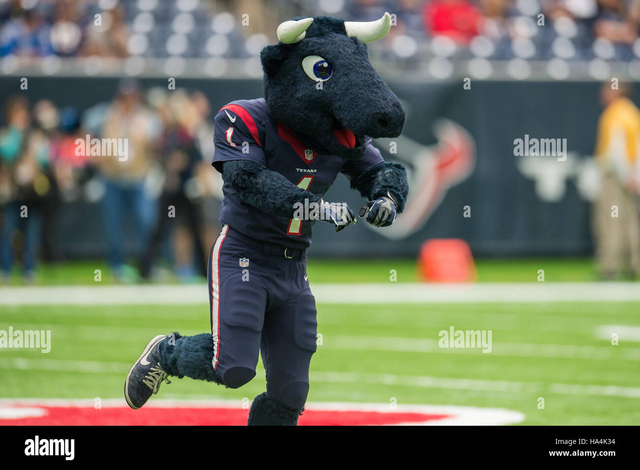 Houston, Texas, USA. 27th Nov, 2016. Houston Texans mascot Toro dances ...