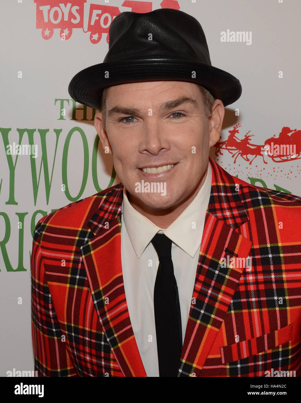 Hollywood, USA. 27th Nov, 2016. Mark McGrath arrives at the 85th Annual ...