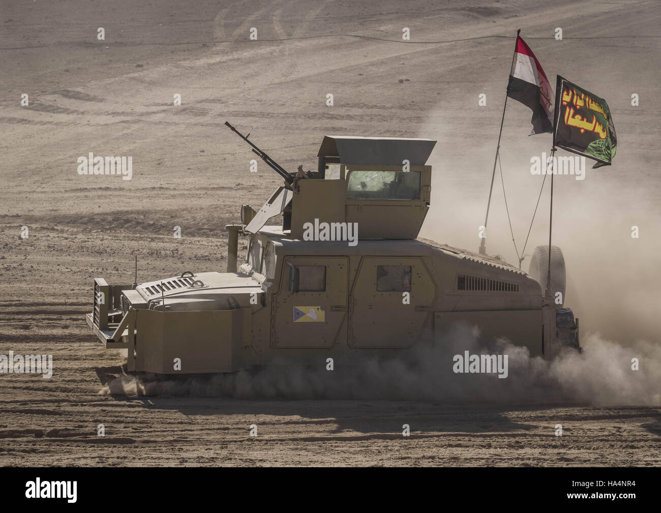 Mosul, Nineveh Governorate, Iraq. 26th Nov, 2016. Iraqi army armoured ...