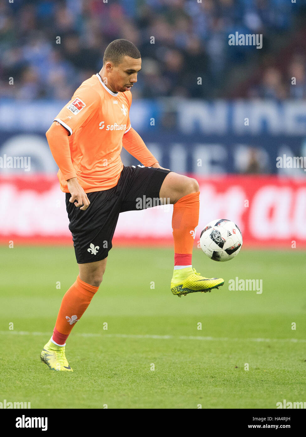 Gelsenkirchen, Germany. 27th Nov, 2016. Darmstadt's Aenis Ben-Hatira ...