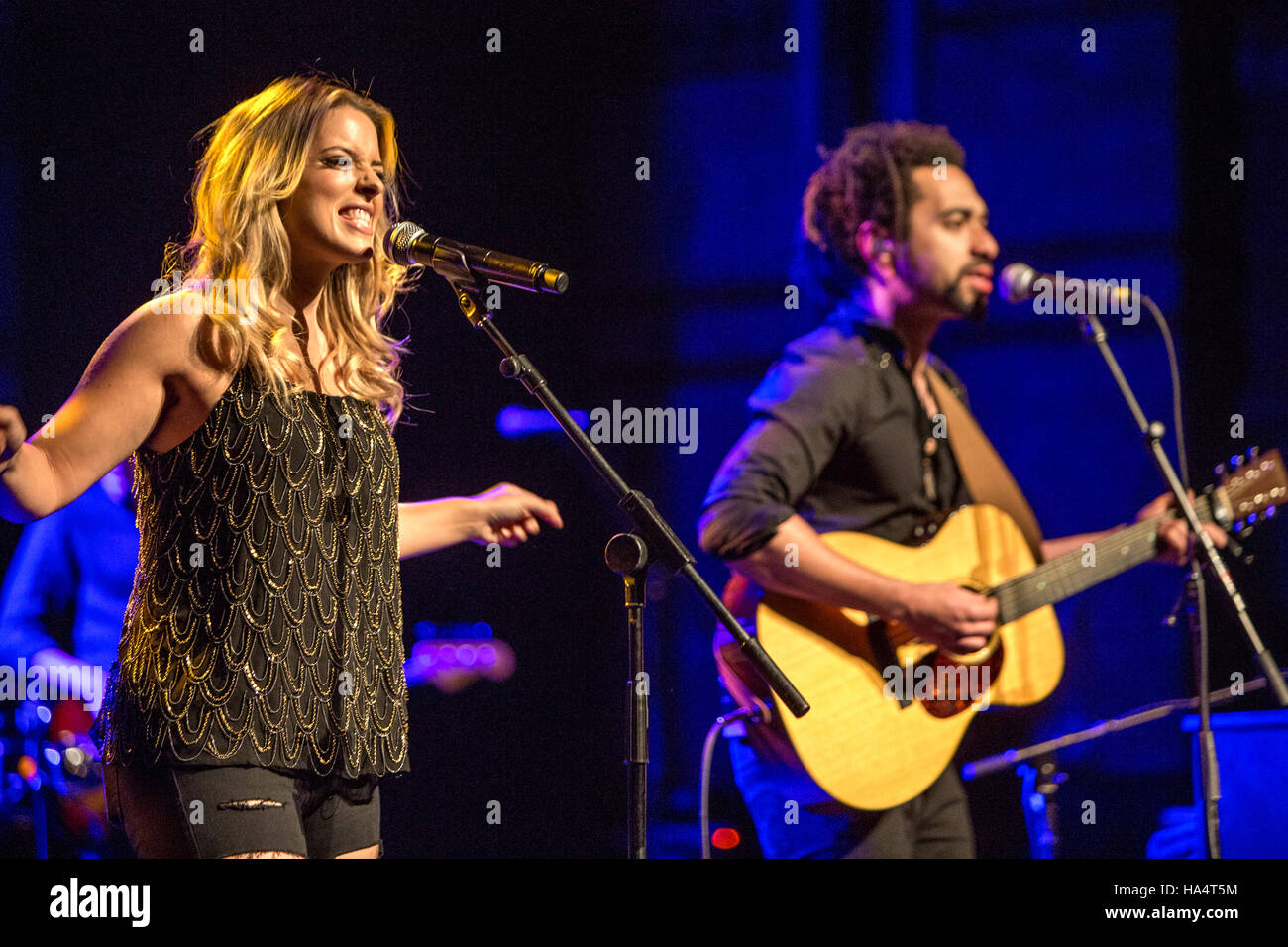 Cambridge, UK. 27th Nov, 2016. UK Country duo The Shires consisting of ...