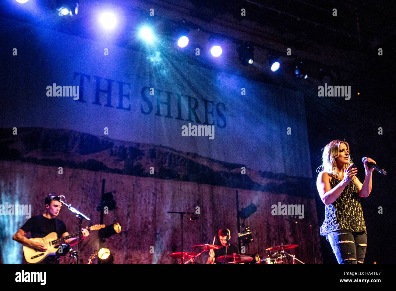 Cambridge, UK. 27th Nov, 2016. UK Country duo The Shires consisting of ...