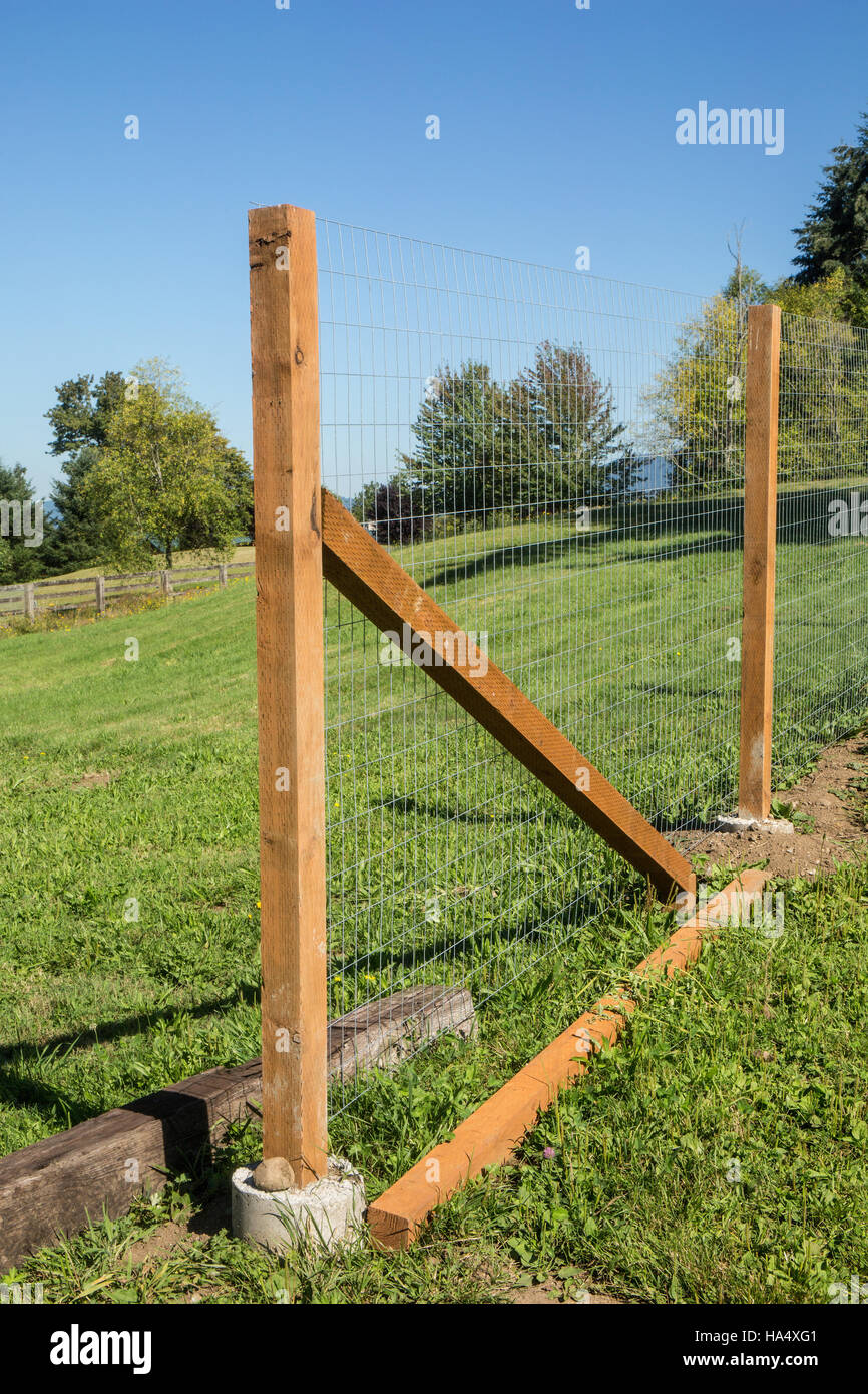 Construction fencing hi-res stock photography and images - Alamy