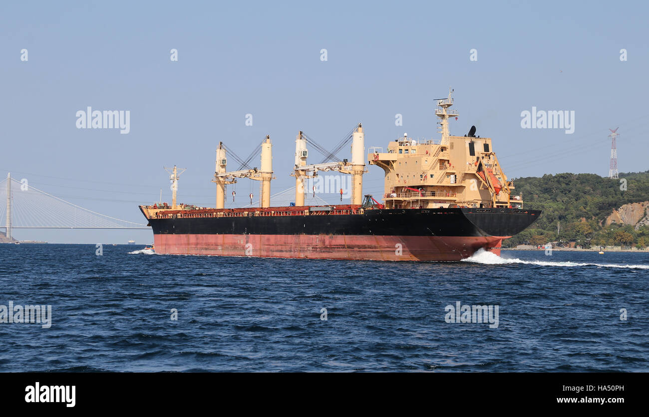 Boat carrying goods hi-res stock photography and images - Alamy