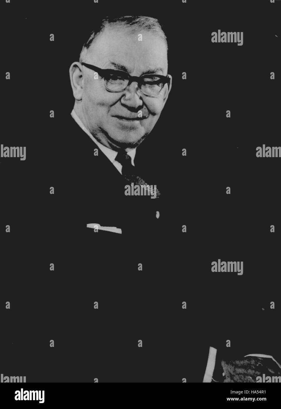 HD.1A.021 explores the role of science and politics in shaping ...