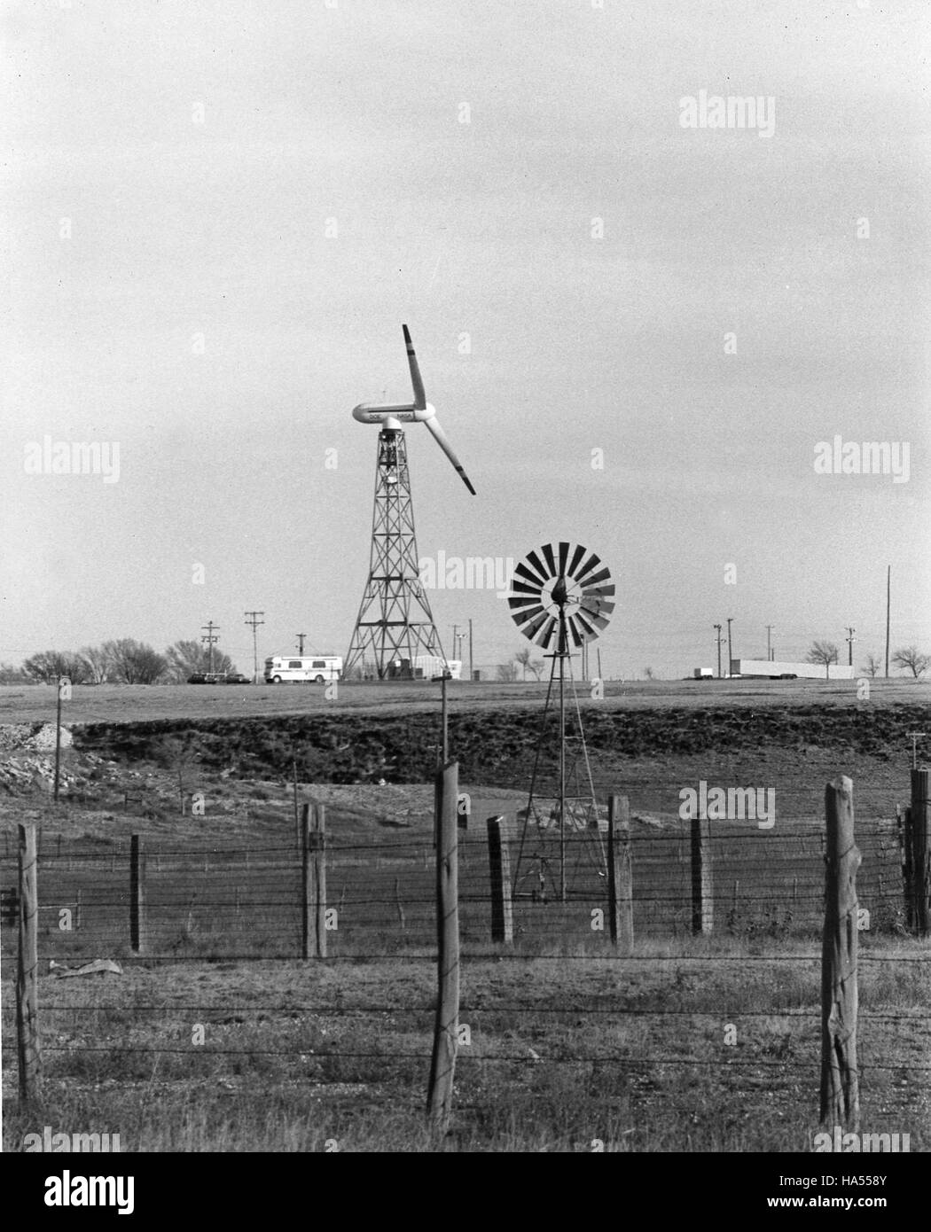 Low carbon energy technologies Black and White Stock Photos & Images ...