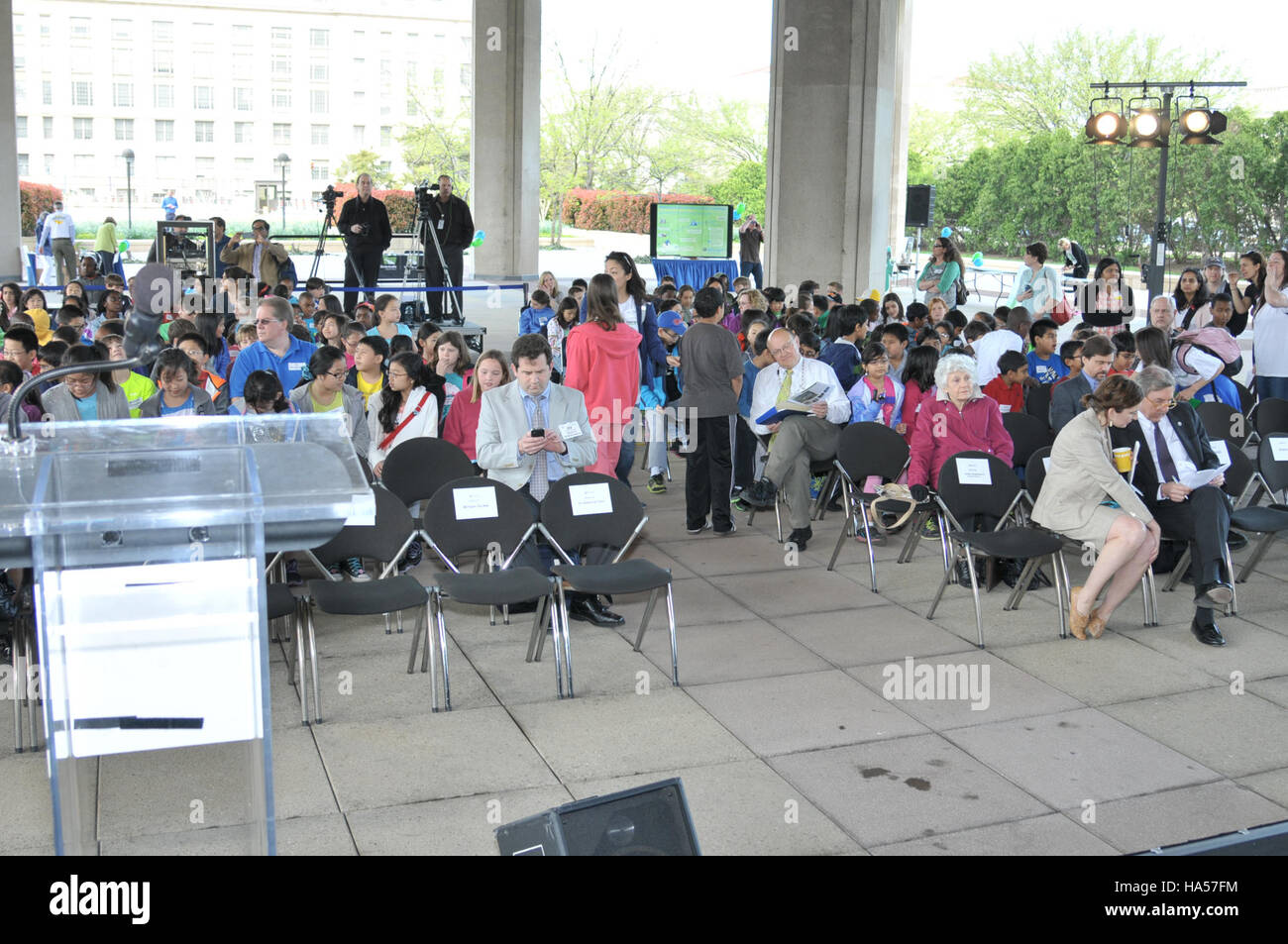 The Department of Energy (DOE) works on advancing clean energy ...