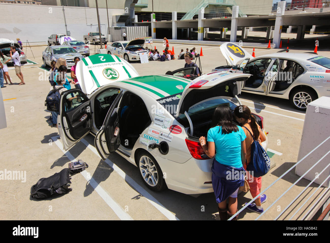 Clean intersections hi-res stock photography and images - Alamy