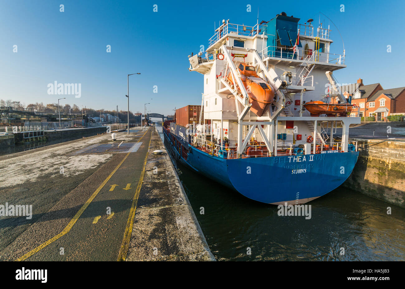 Latchford locks hi-res stock photography and images - Alamy
