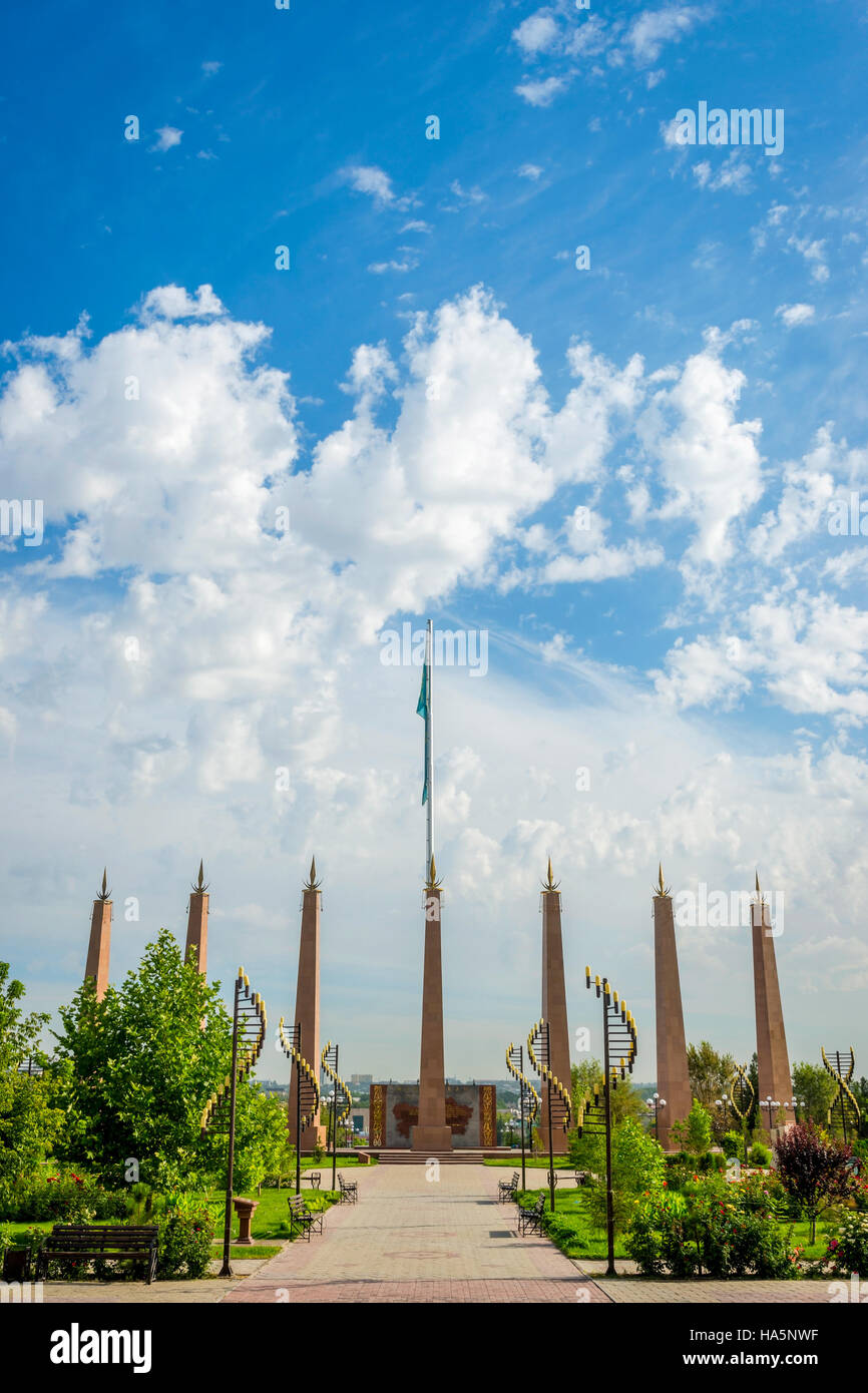 Independence monument statue in Shymkent, Kazakhstan Stock Photo - Alamy