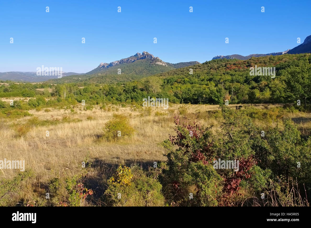 Corbieres Landschaft im Süden Frankreichs - Corbieres landscape in ...