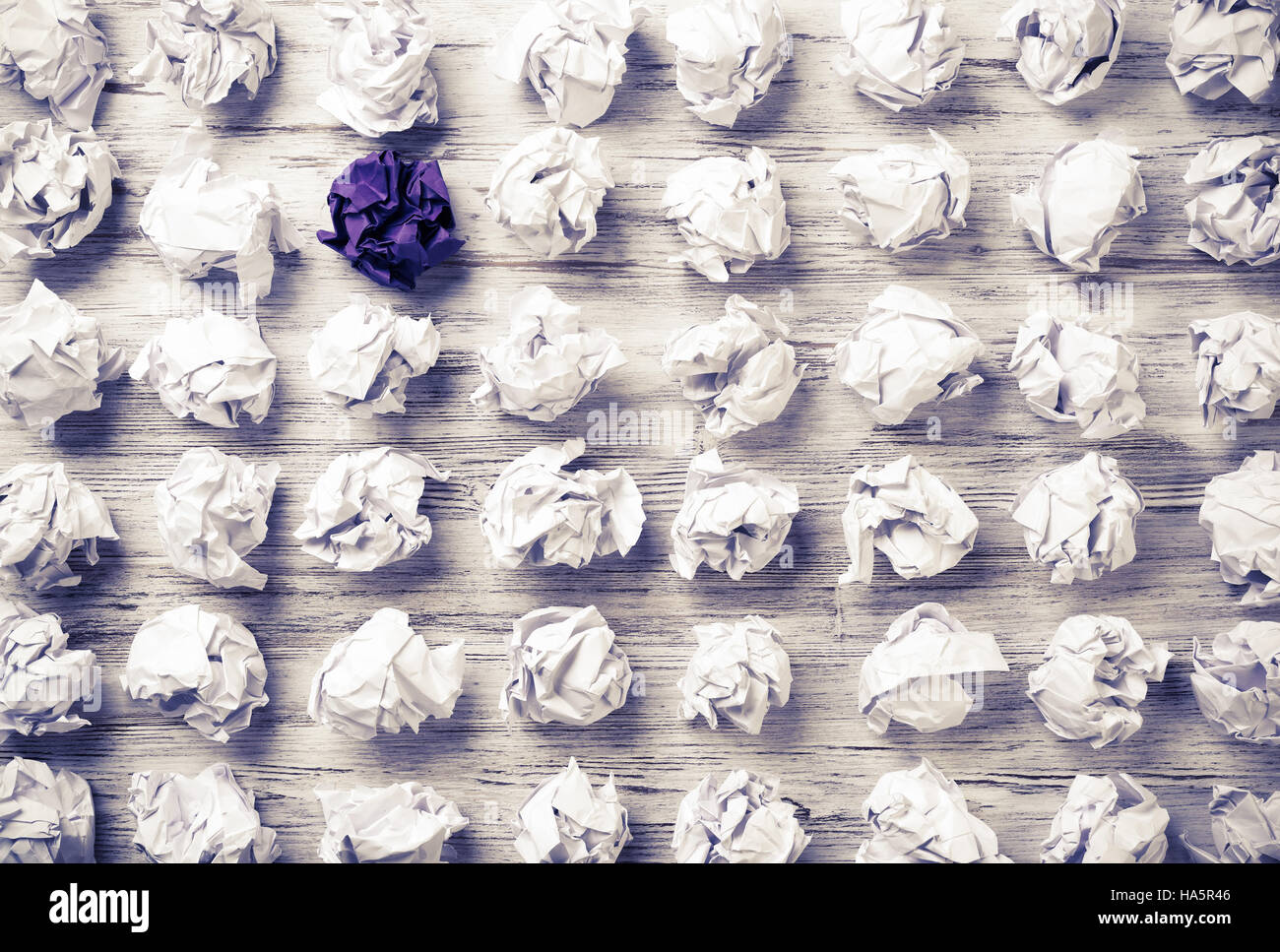 Set of crumpled paper balls with one colorful Stock Photo - Alamy