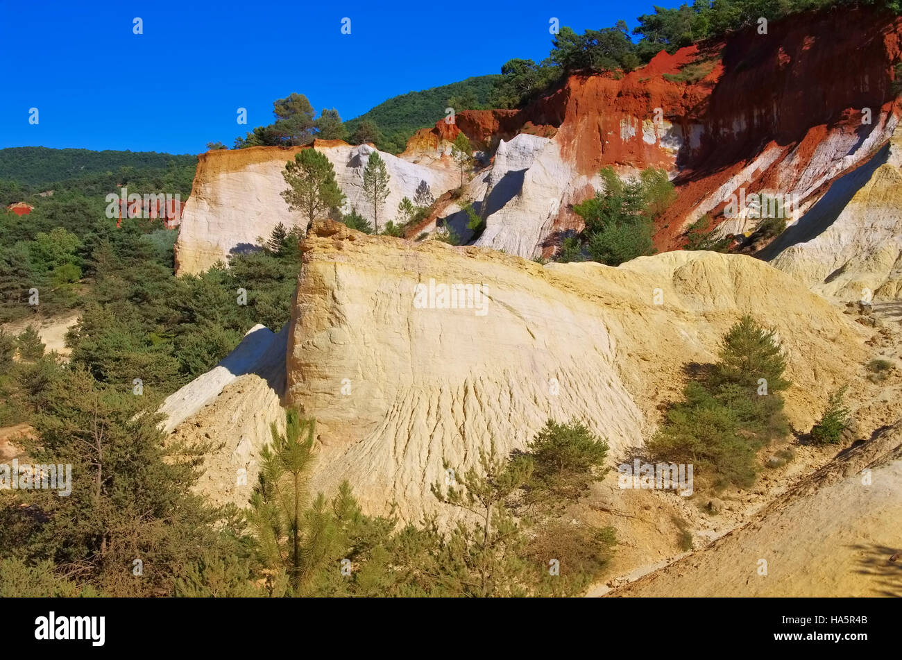 Rustel Ockerfelsen - Rustel Colorado, Ochre, Luberon, Provence, France ...