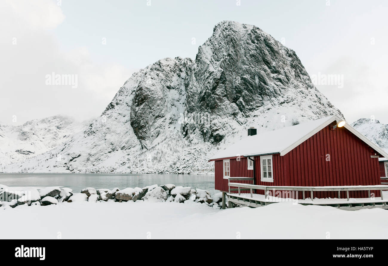 Rorbu hut hi-res stock photography and images - Alamy