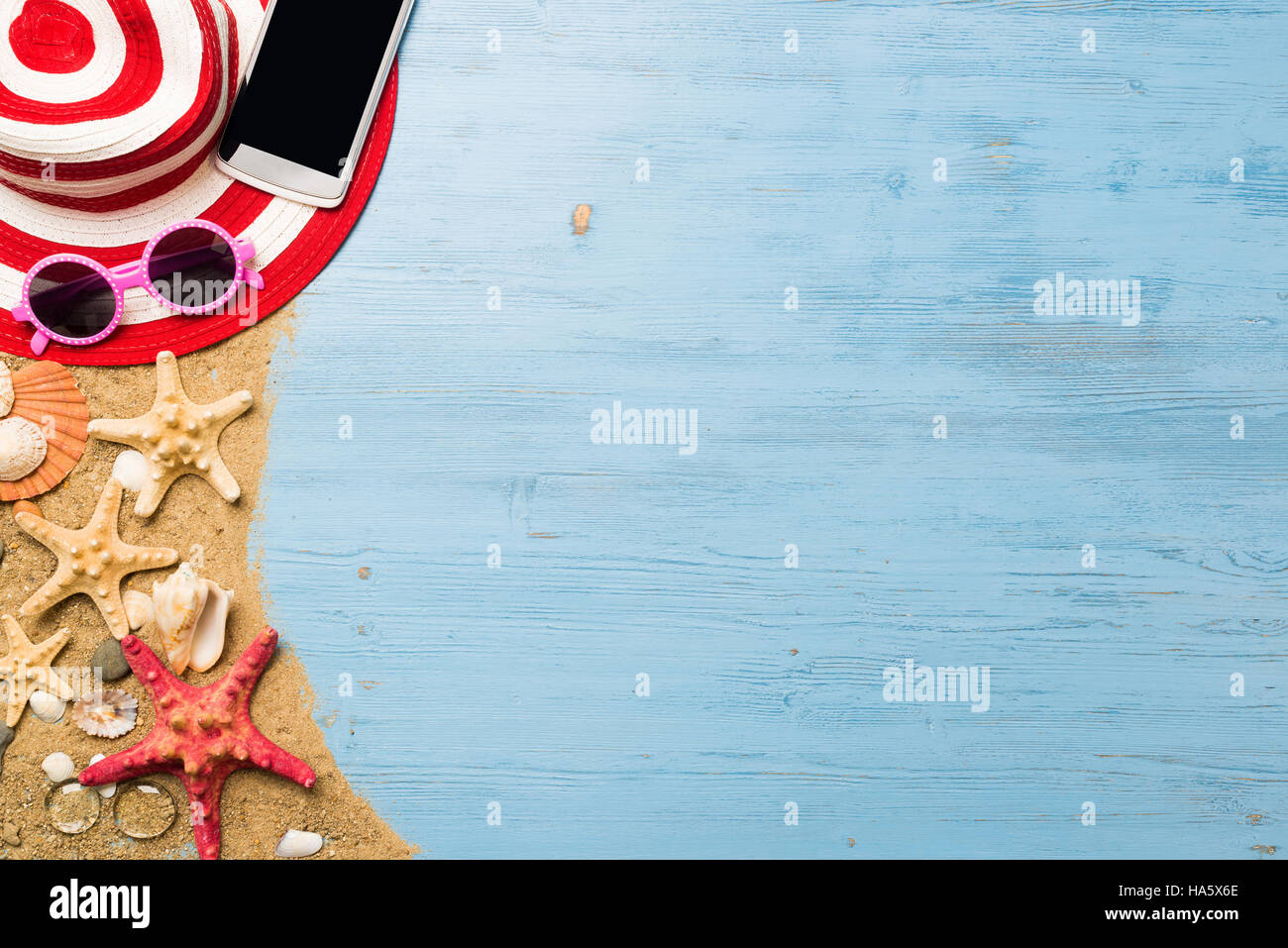 Summer objects for vacation Stock Photo - Alamy