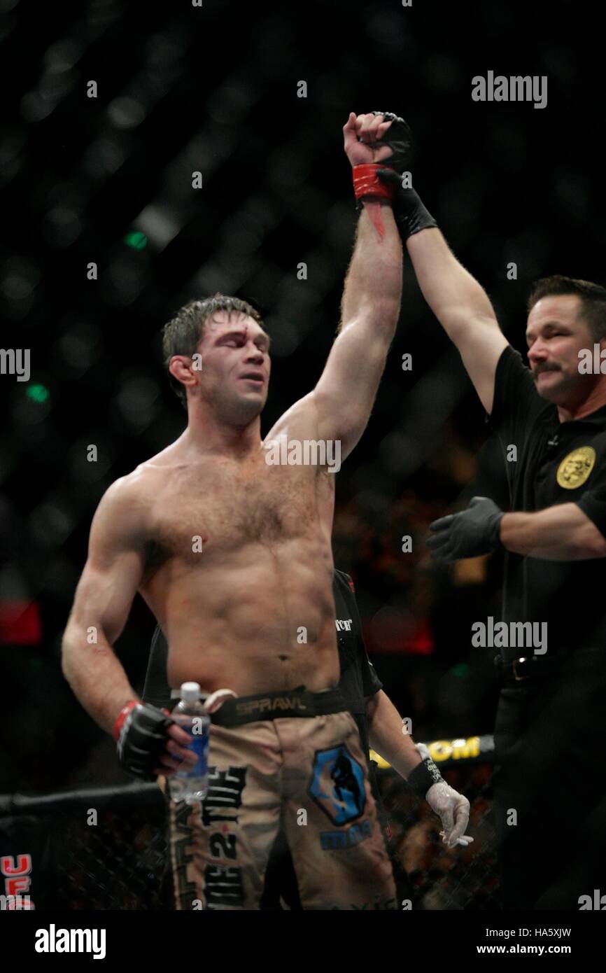 Forrest Griffin celebrates after defeating Mauricio "Shogun" Rua at UFC ...
