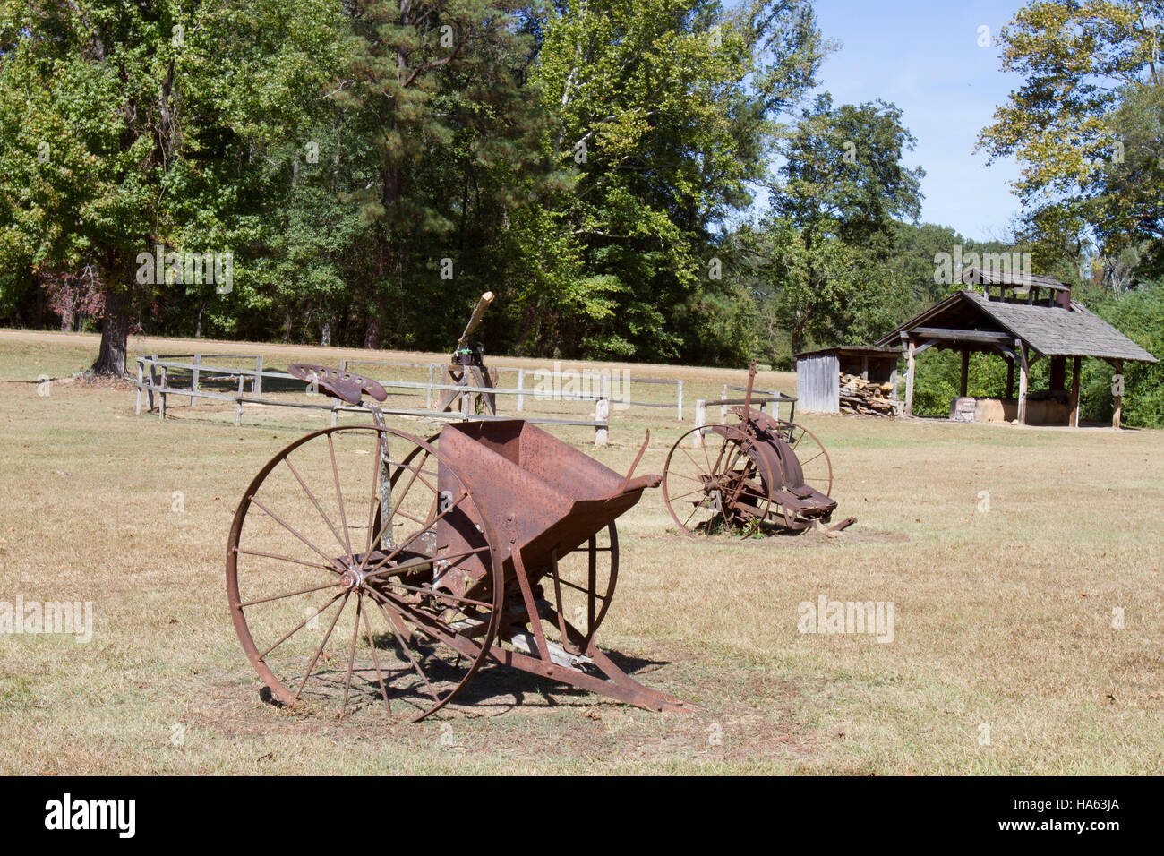 Vintage antique farm tools hi-res stock photography and images - Alamy