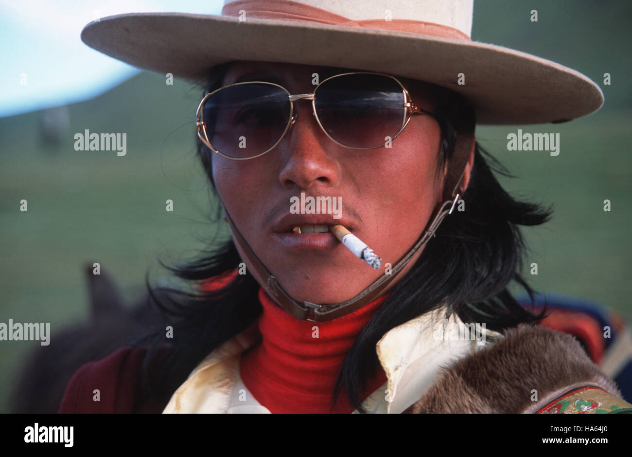Caption: Ser'xu, Sichuan, China - Sep 2002. A nomadic Khampa man at the ...