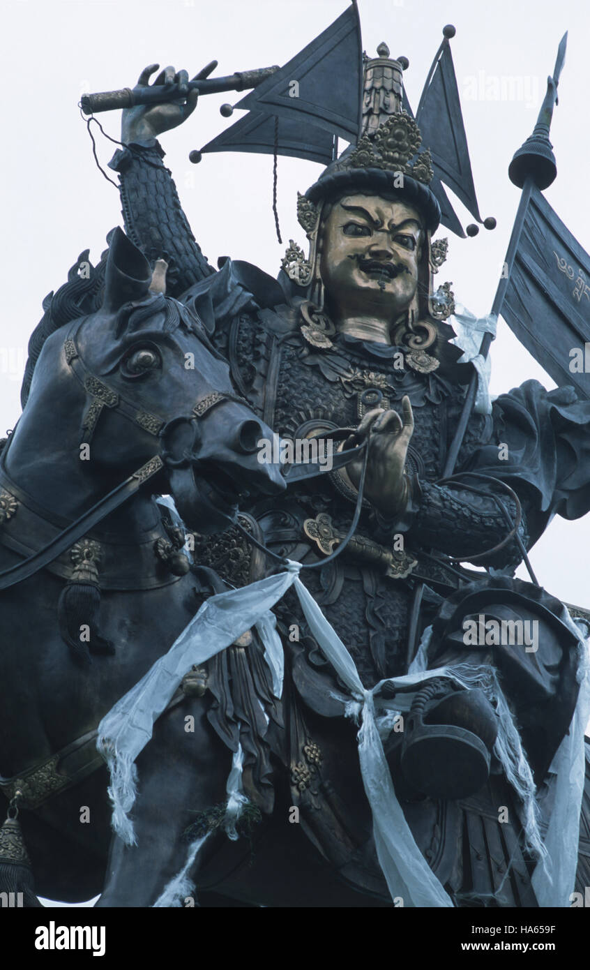 King gesar statue hi-res stock photography and images - Alamy