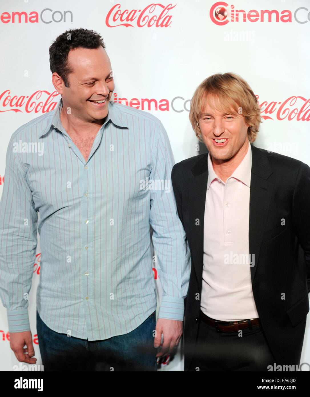 (L-R) Vince Vaughn and Owen Wilson, recipients of the Comedy Duo of the ...