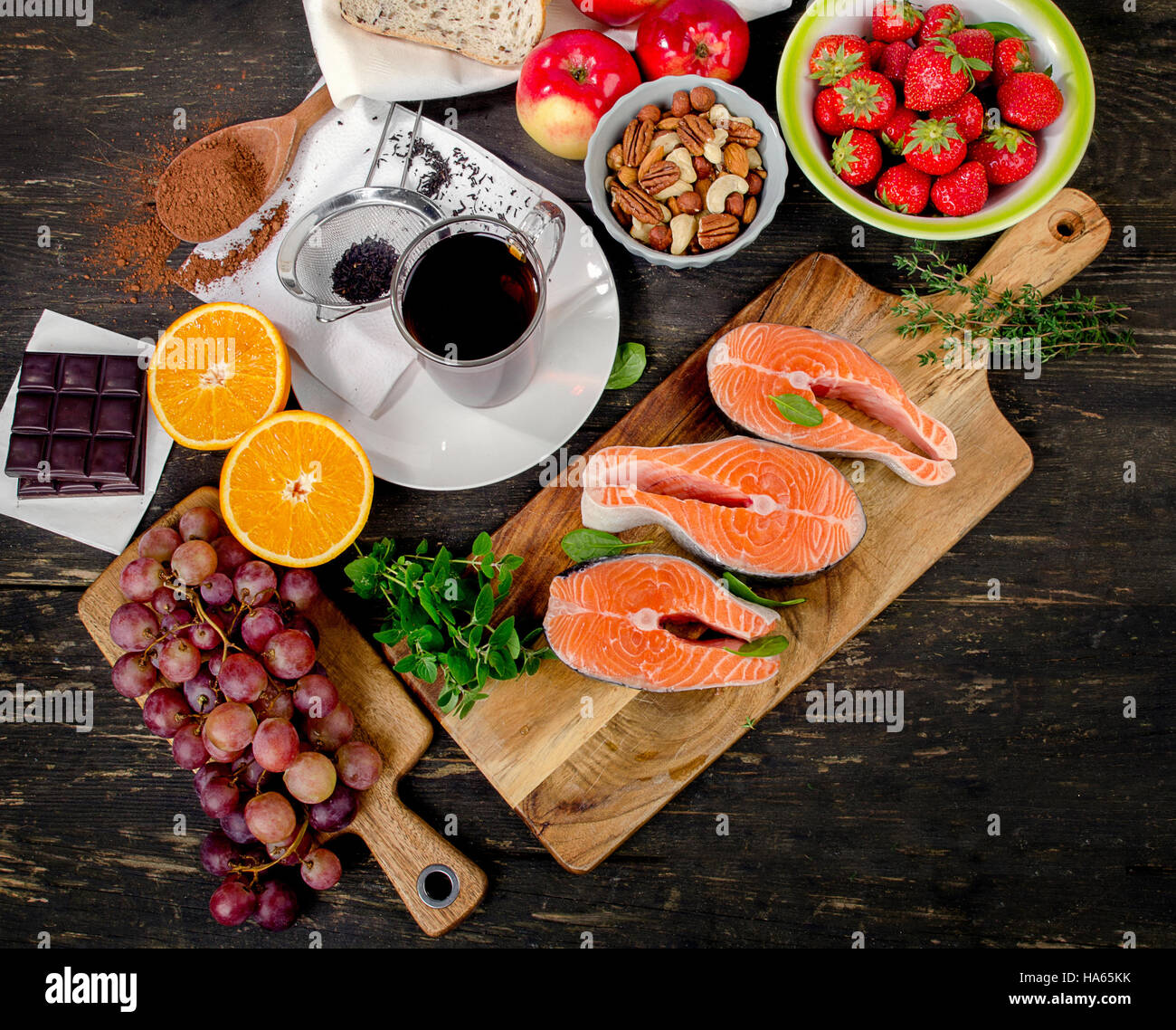 High Antioxidant Foods. Healthy diet concept. Flat lay Stock Photo - Alamy