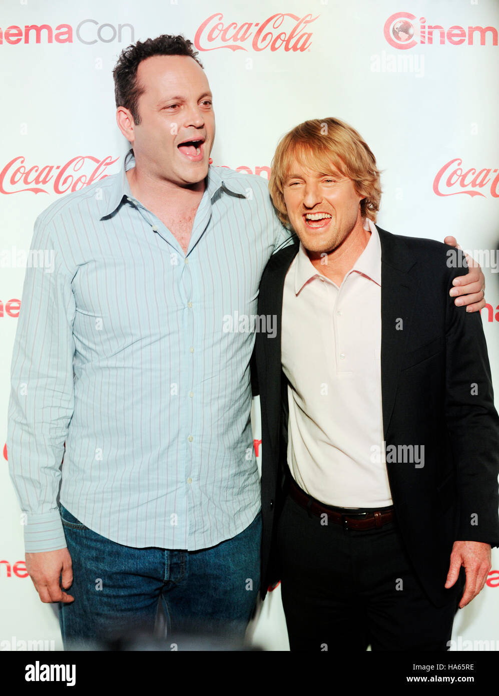 (L-R) Vince Vaughn and Owen Wilson, recipients of the Comedy Duo of the ...