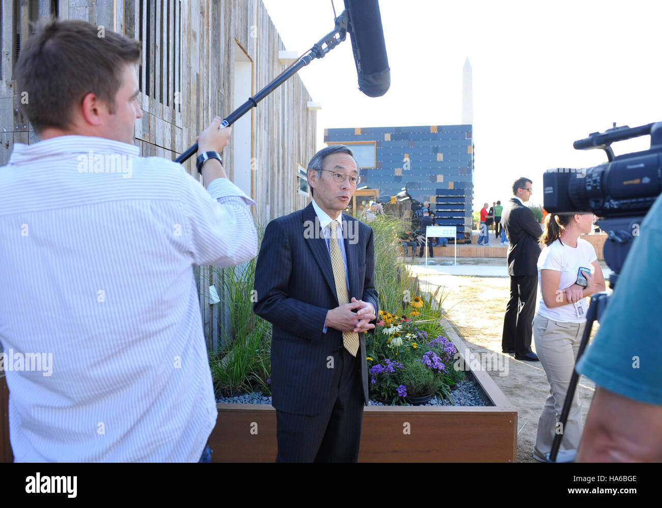 The Solar Decathlon 2009 held on the National Mall showcased solar ...