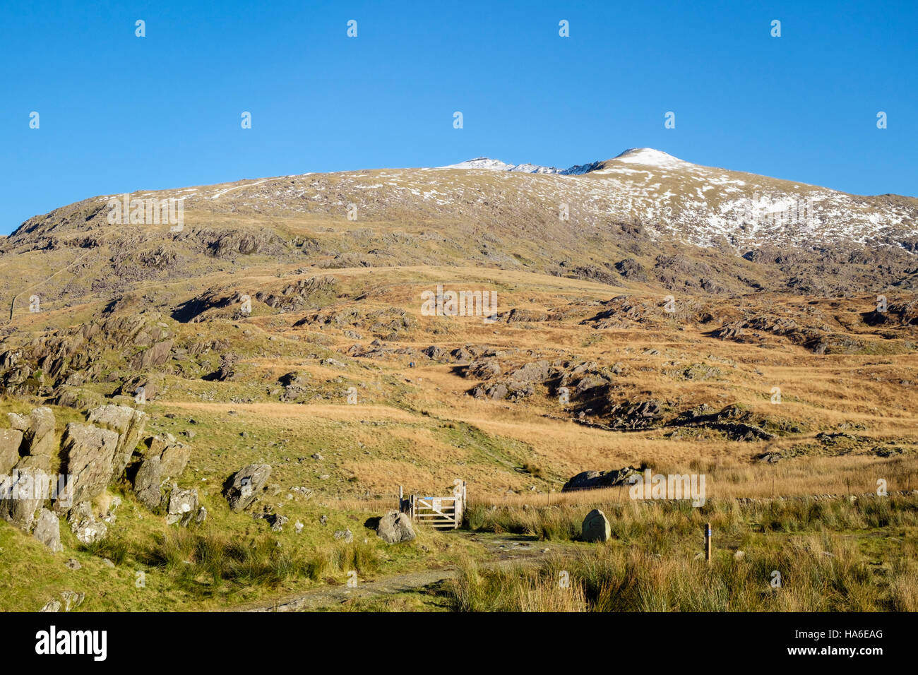 Gate and sign on Rhyd-Ddu path at Pen ar Lon to Mount Snowdon peak in ...
