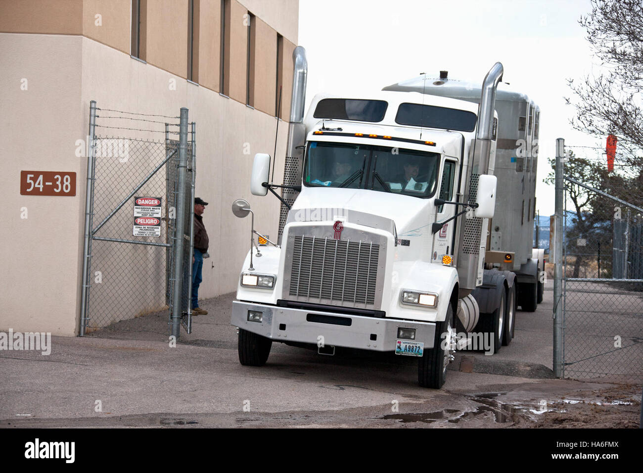 Safe disposal laboratory waste hi-res stock photography and images - Alamy