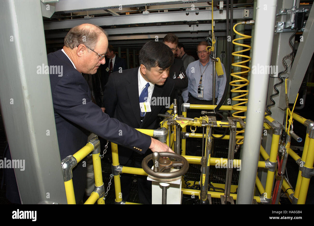 departmentofenergy 7977760928 Former Washington Governor Locke visits ...