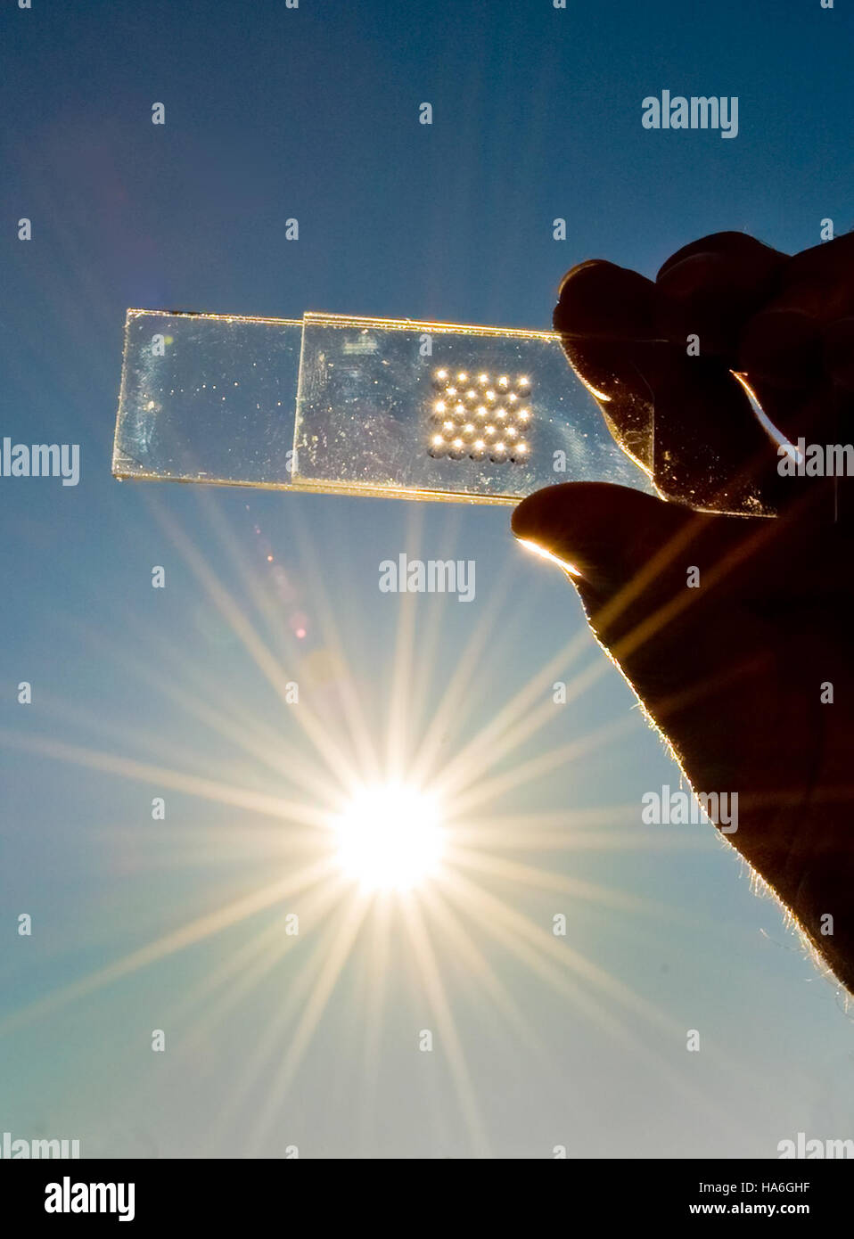 Glitter-sized solar cells are a breakthrough in energy technology ...