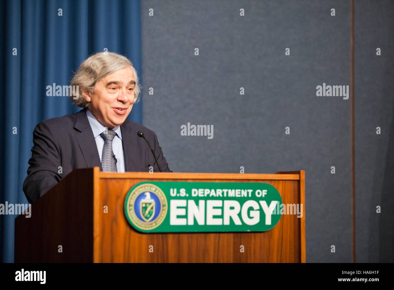 Resource sharing initiatives hi-res stock photography and images - Alamy