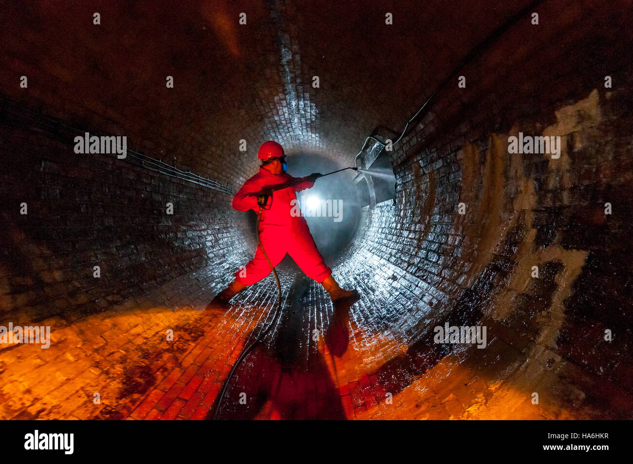 Operative Simon Judd cleaning part of Brighton’s Victorian sewer system ...