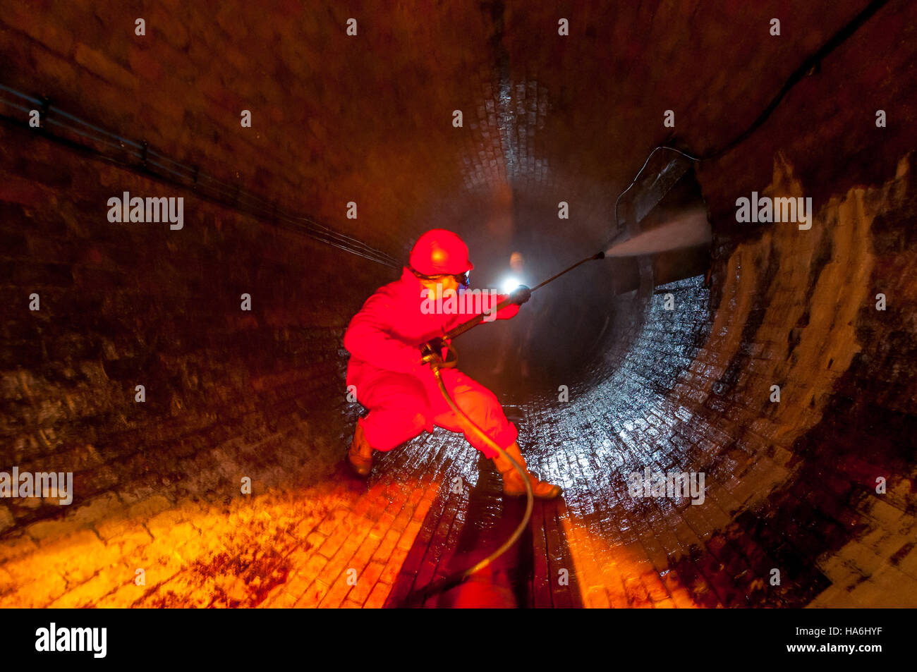 Operative Simon Judd cleaning part of Brighton’s Victorian sewer system ...