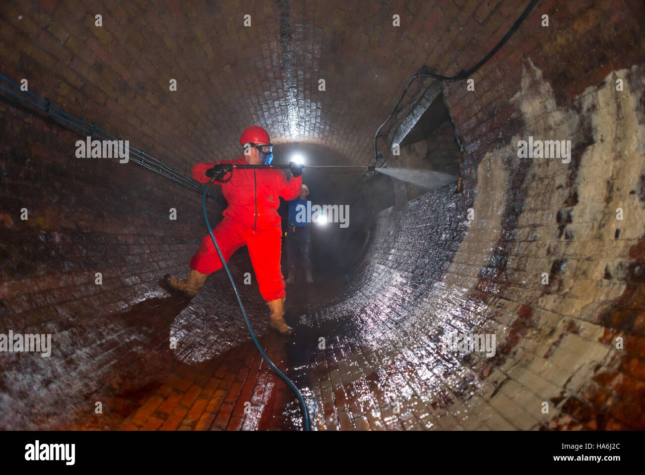 Operative Simon Judd cleaning part of Brighton’s Victorian sewer system ...