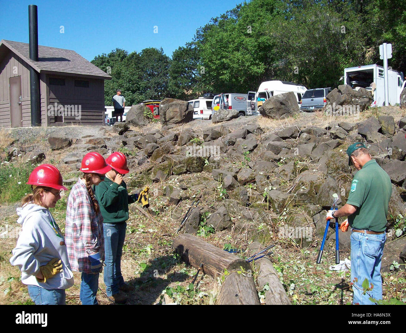 Efforts to remove invasive species in U.S. national parks aim to ...