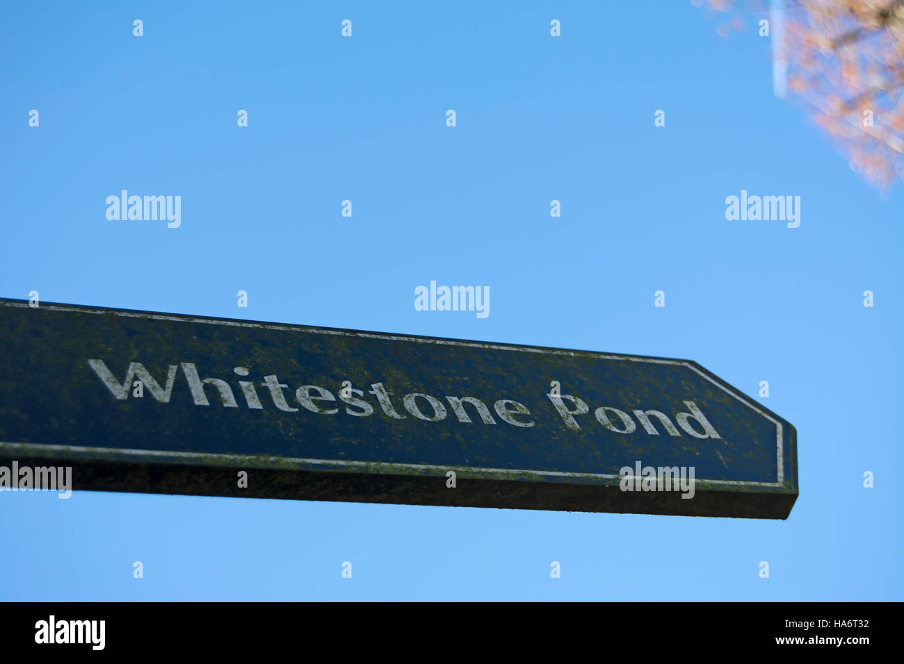 Hampstead ponds sign hi-res stock photography and images - Alamy