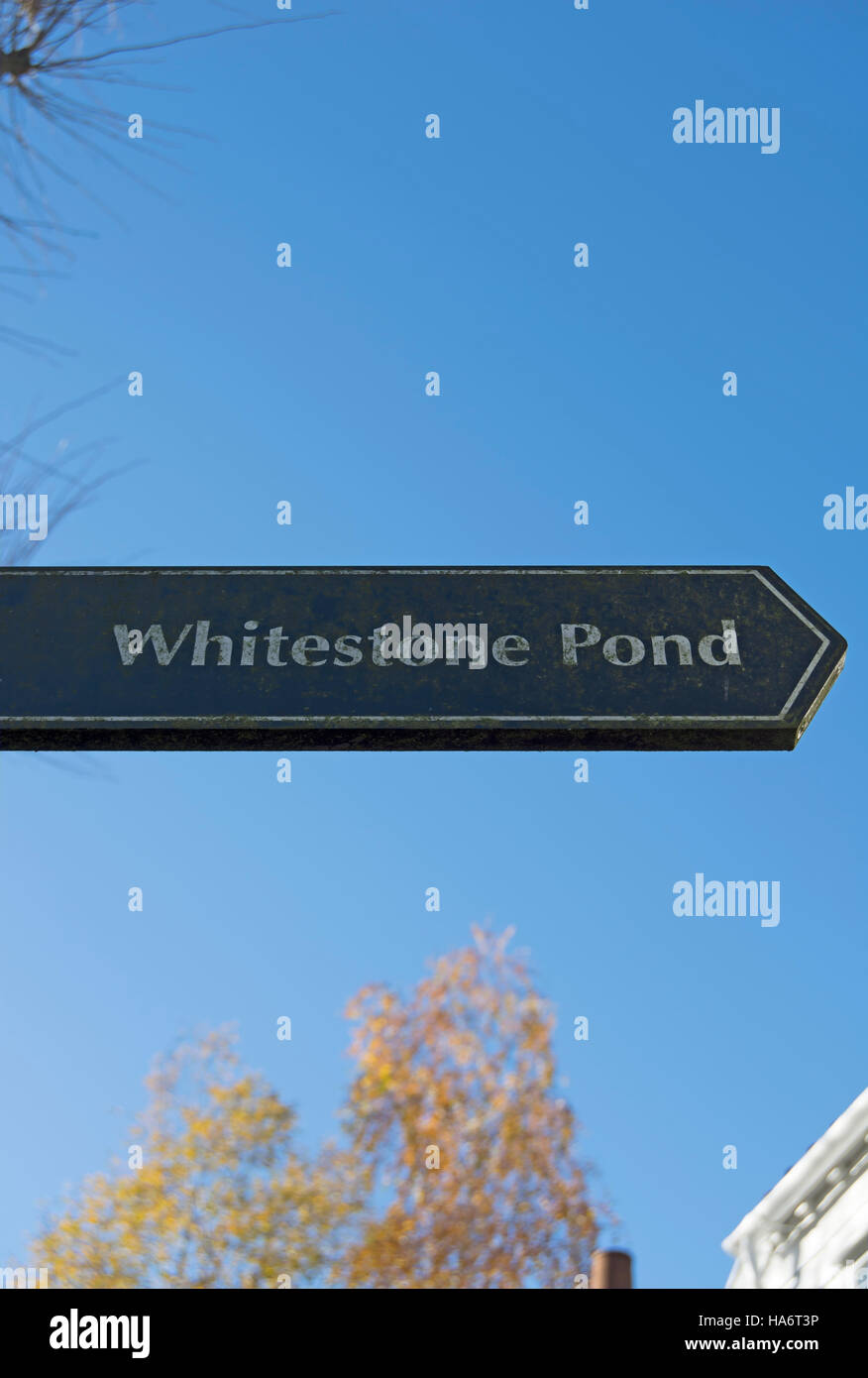Hampstead ponds sign hi-res stock photography and images - Alamy