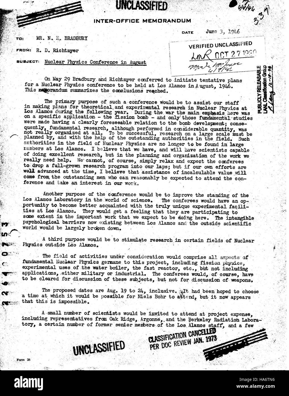 Physics laboratories Black and White Stock Photos & Images - Alamy