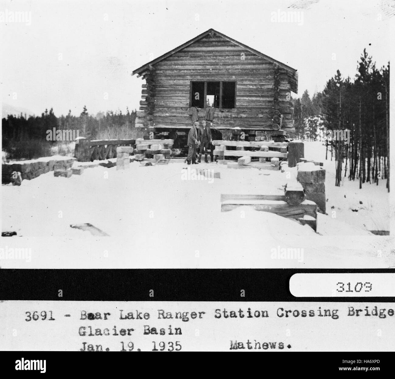 rockynps 25380089620 Bear Lake Ranger Station Crossing Bridge to ...