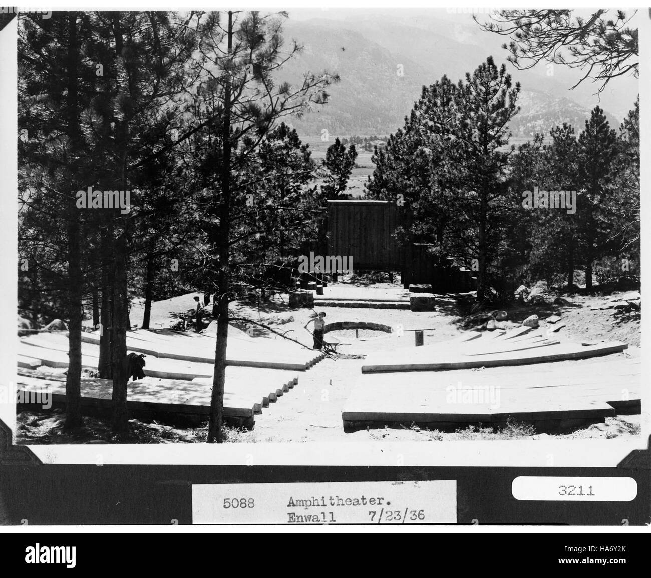 Civilian aid efforts Black and White Stock Photos & Images - Alamy