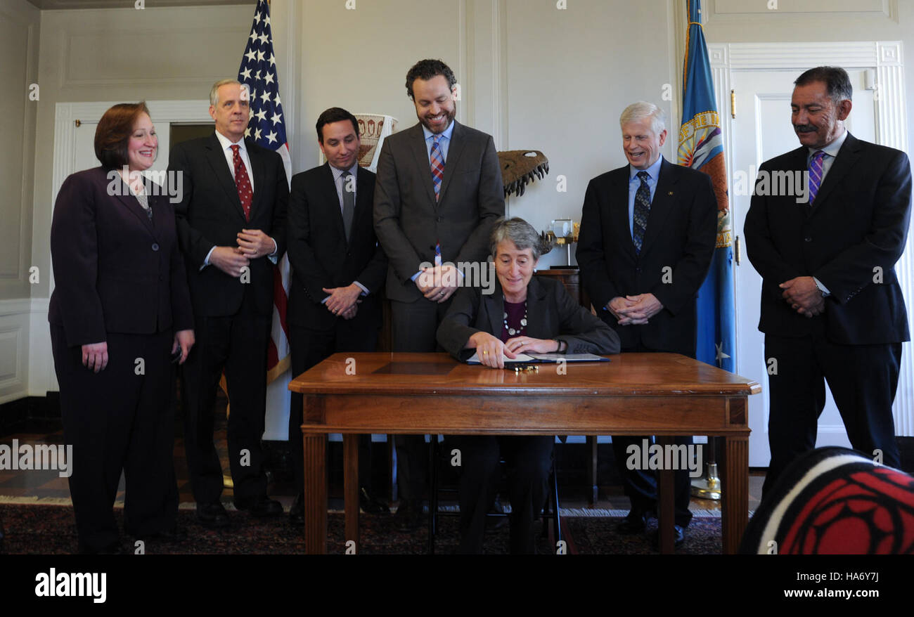 blmnevada 26534937436 SNDO - SNPLMA Round 15 signing Stock Photo - Alamy