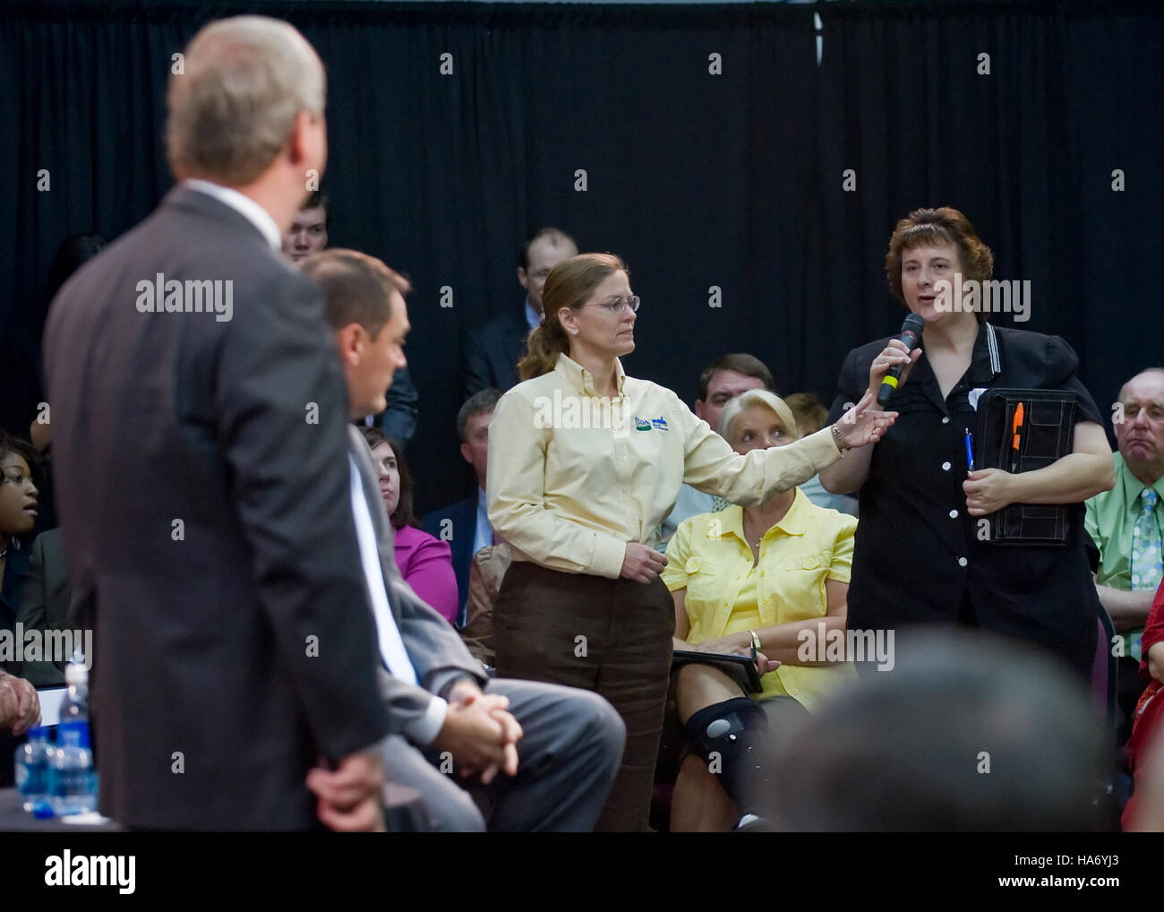 Secretary of Agriculture Tom Vilsack leads the Ohio Rural Tour ...