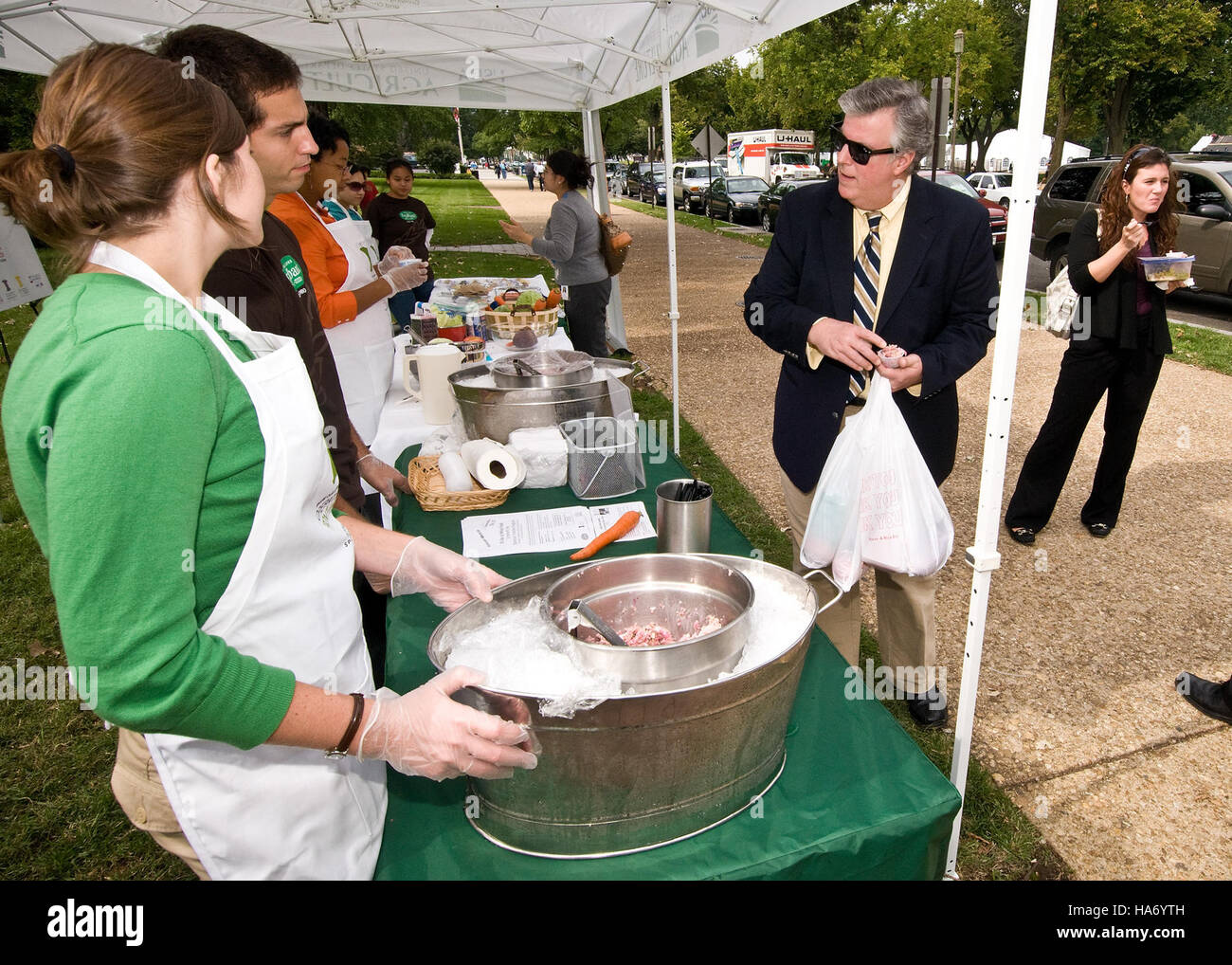 Washington dc food bank hi-res stock photography and images - Alamy